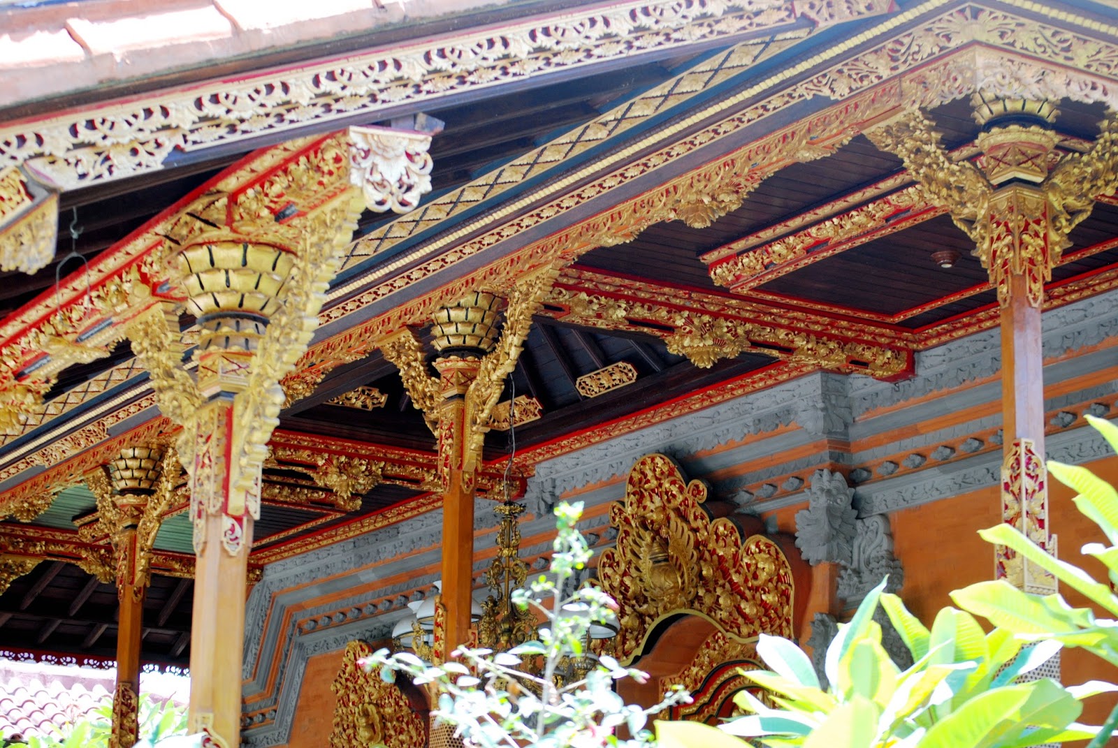 Mupu Ukir: Gedong [ Bale Daja ]