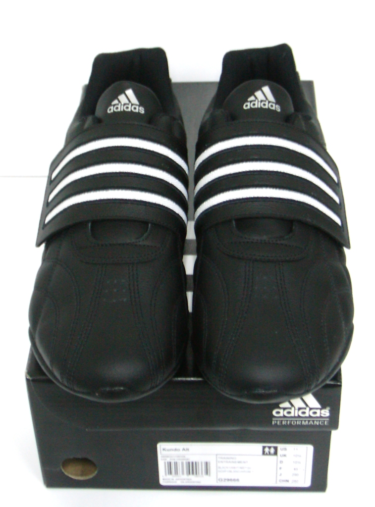 Ardepot: Zapatillas Adidas Modelo Urban Kundo Alt - Color Negro
