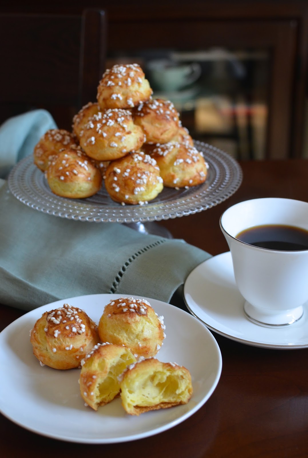 Playing with Flour: Chouquettes