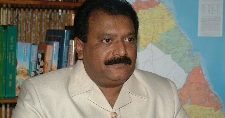 மூக்கை நுழைத்த இந்தியா! முகநூல் எங்கும் தலைவர் படம்! - pathivu.com