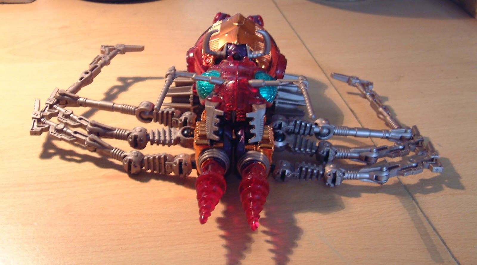 THE TRANSFORMERS: BEAST WARS SCAVENGER