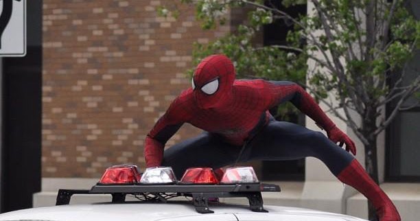 SNEAK PEEK : "The Amazing Spider-Man 2": 'Spidey' Gets Busted