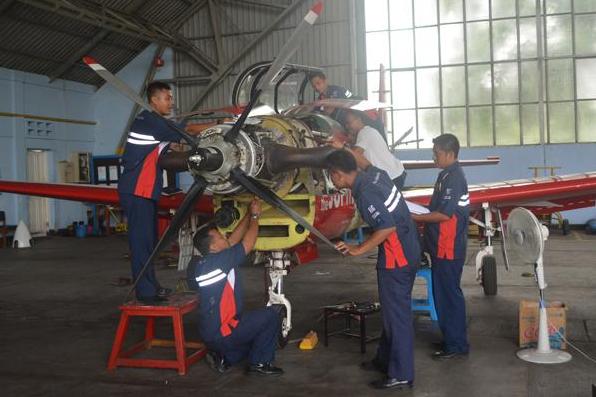 DEFENSE STUDIES: Skatek TNI AU Mampu Tangani Perawatan Ringan dan ...