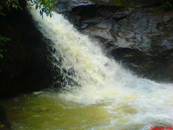 SENGKATEL: Air Terjun Doyam Gerigu Perigi Desa Semuntai Kabupaten Paser.