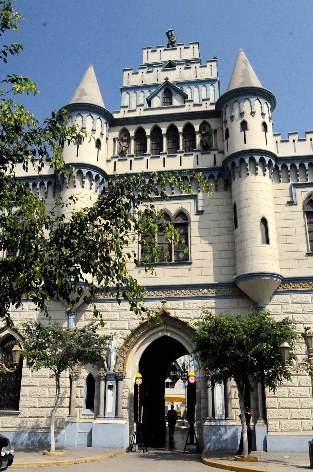 Pacha K'Anchay Photo: Castillo Rospigliosi - Lima-Peru