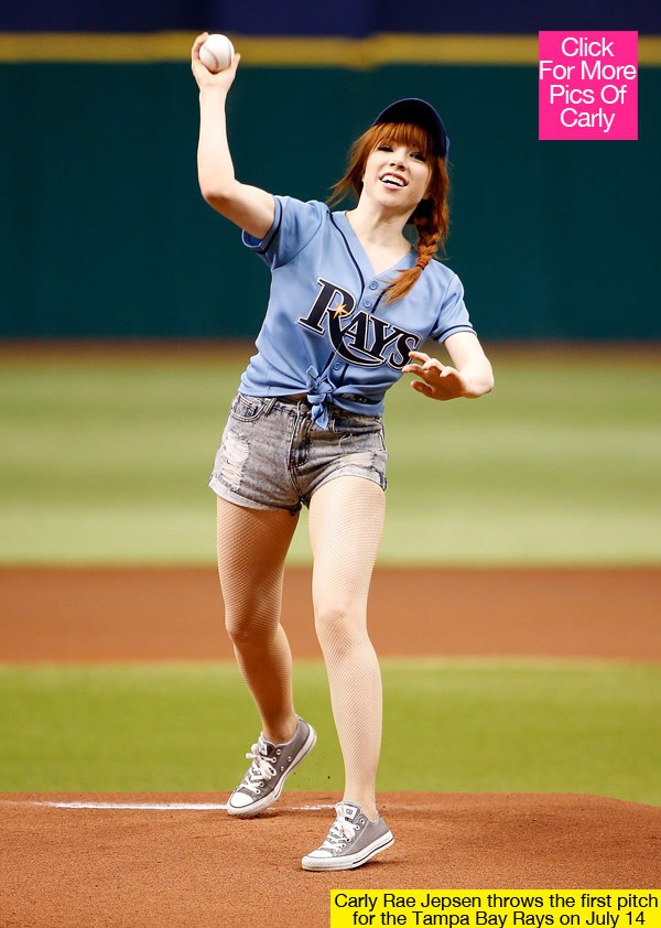 AshBuzz: Carly Rae Jepsen Throws ‘Worst Ever’ First Pitch At Rays Game