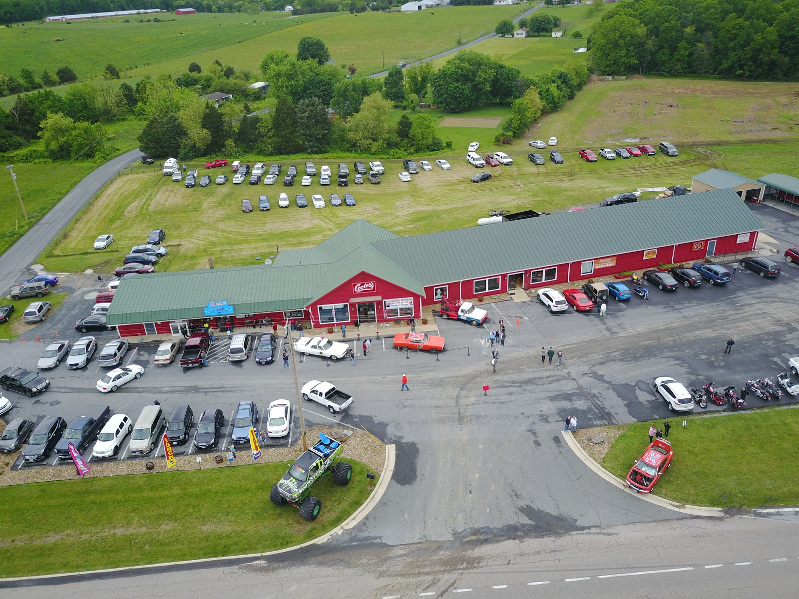 Dukes of Hazzard Collector: The Grand Opening of Cooter's in the Valley ...