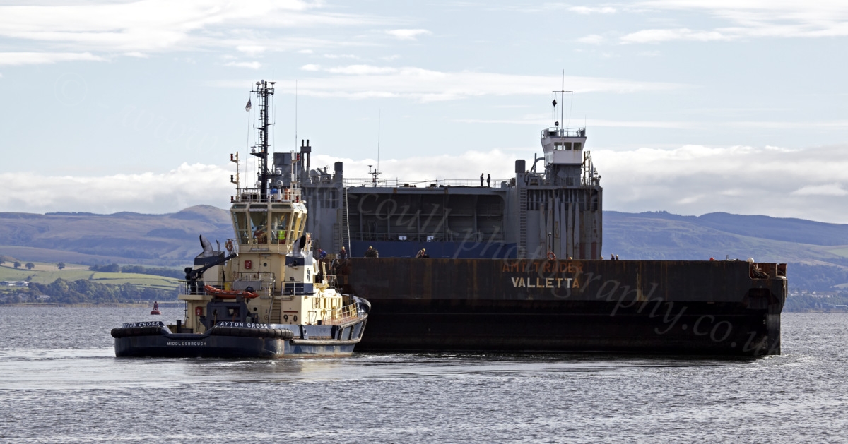 Dougie Coull Photography: AMT Trader - Barge