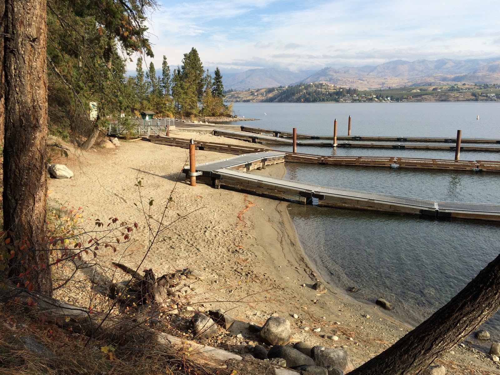 Gravel Beach: Lake Chelan State Park