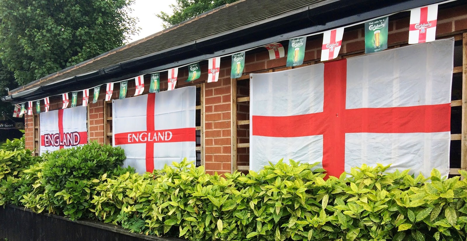 Patrick Comerford: Rescuing the flag of Saint George from football ...