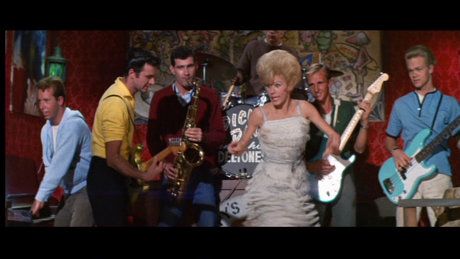 Happyotter: MUSCLE BEACH PARTY (1964)