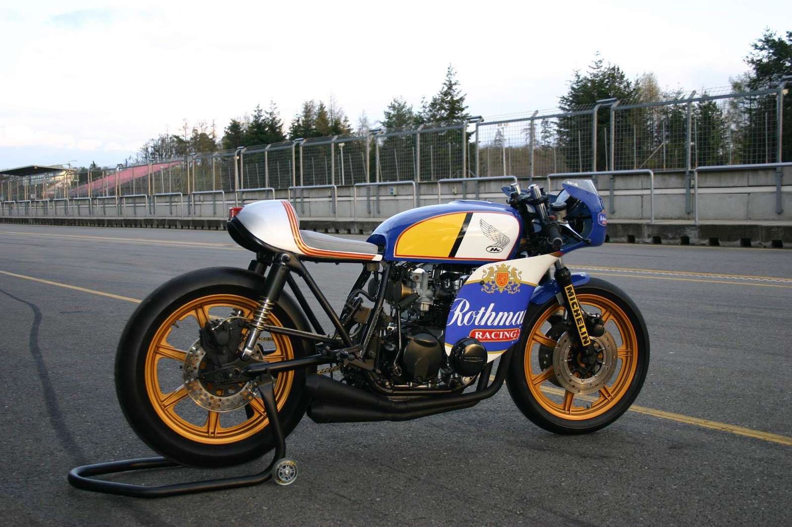 Honda CB500 Rothmans racing - RocketGarage - Cafe Racer Magazine
