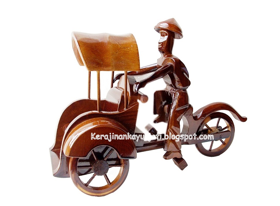 Miniatur Becak Unik dari Kayu Jati