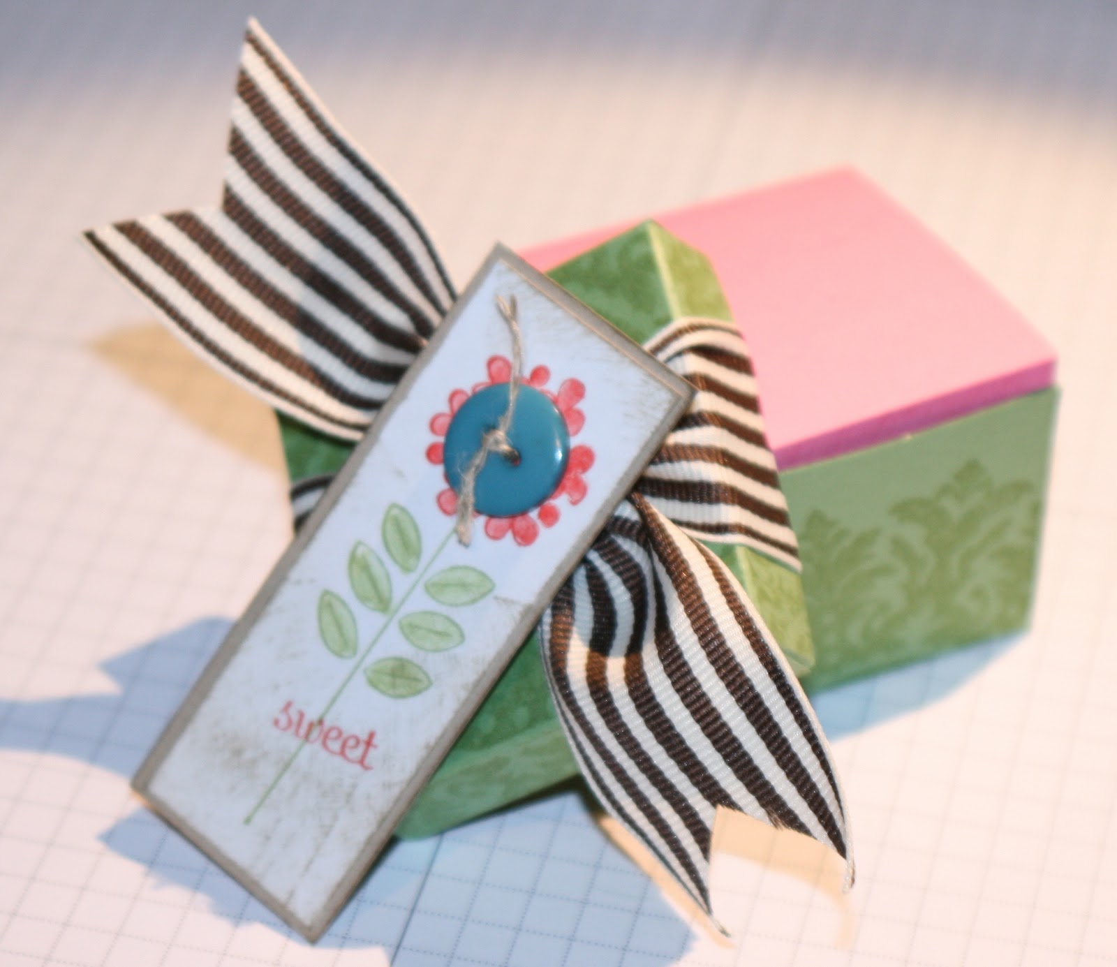 blinging home the bacon: lil box o' sticky notes