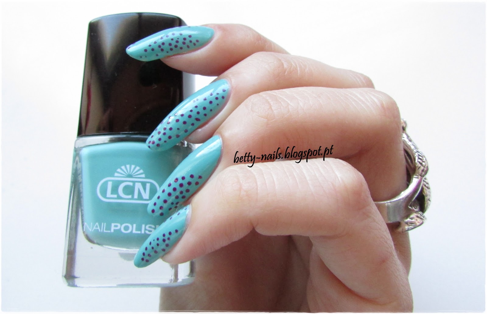 Betty Nails: LCN Turquoise Lagoon & Nail Art Pen