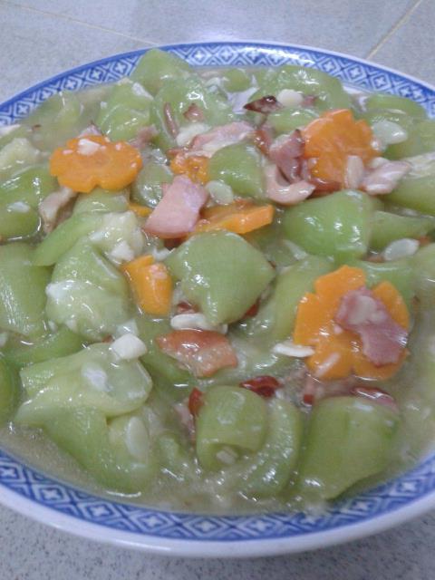 My Cooking Recipe : 丝瓜炒五花熏咸肉 Stir-fried Luffa With Streaky Bacon