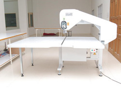 Different Types of Fabric Cutting Machines Used in Garment Production