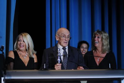 NOTICIAS Y EFEMERIDES MUSICALES Y DEL CINE: MUERE EL DIRECTOR DE CINE E ...