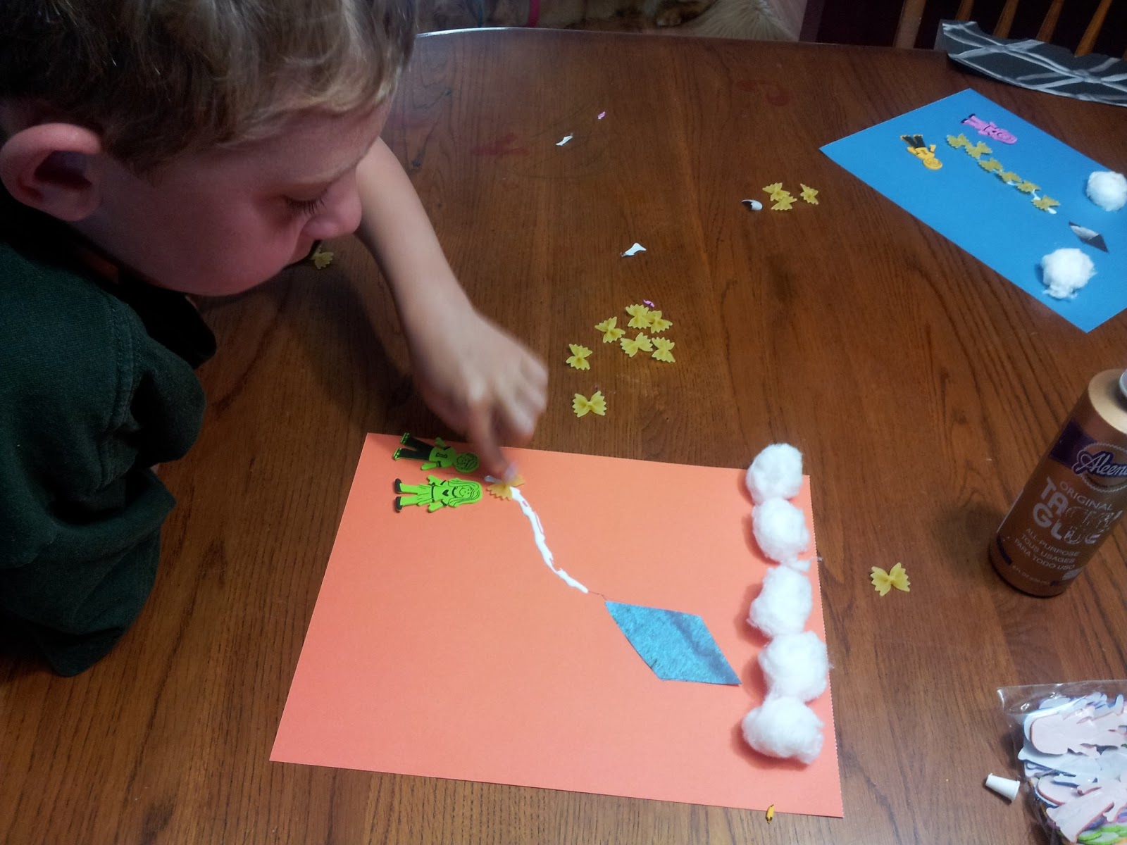 Working Mom Wonders: Summer Kite Craft