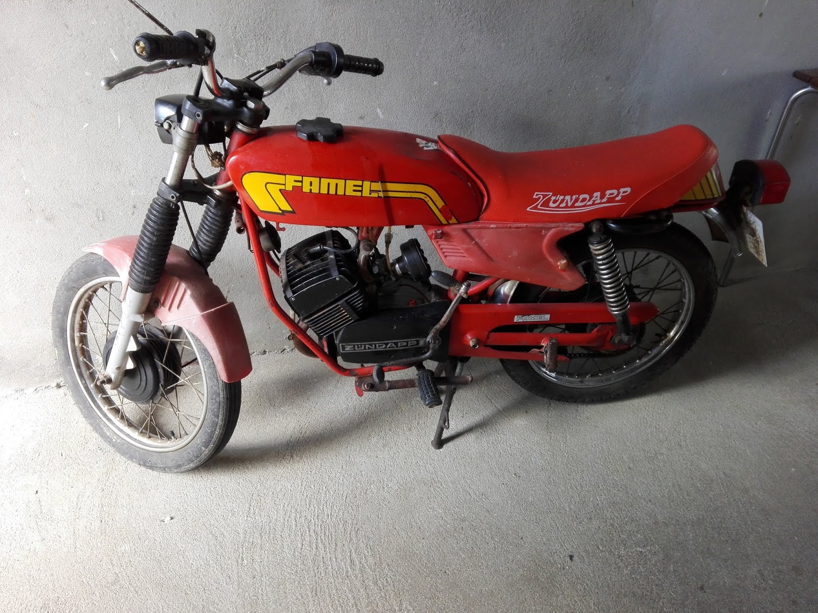 Grupo Motard À espera dela: Famel XF 21