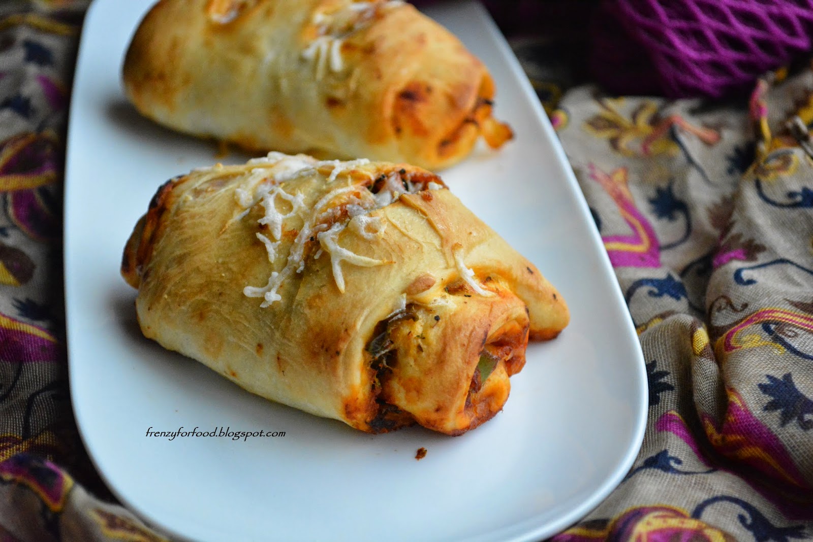 Food Frenzy....!!: Mini Strombolis!!