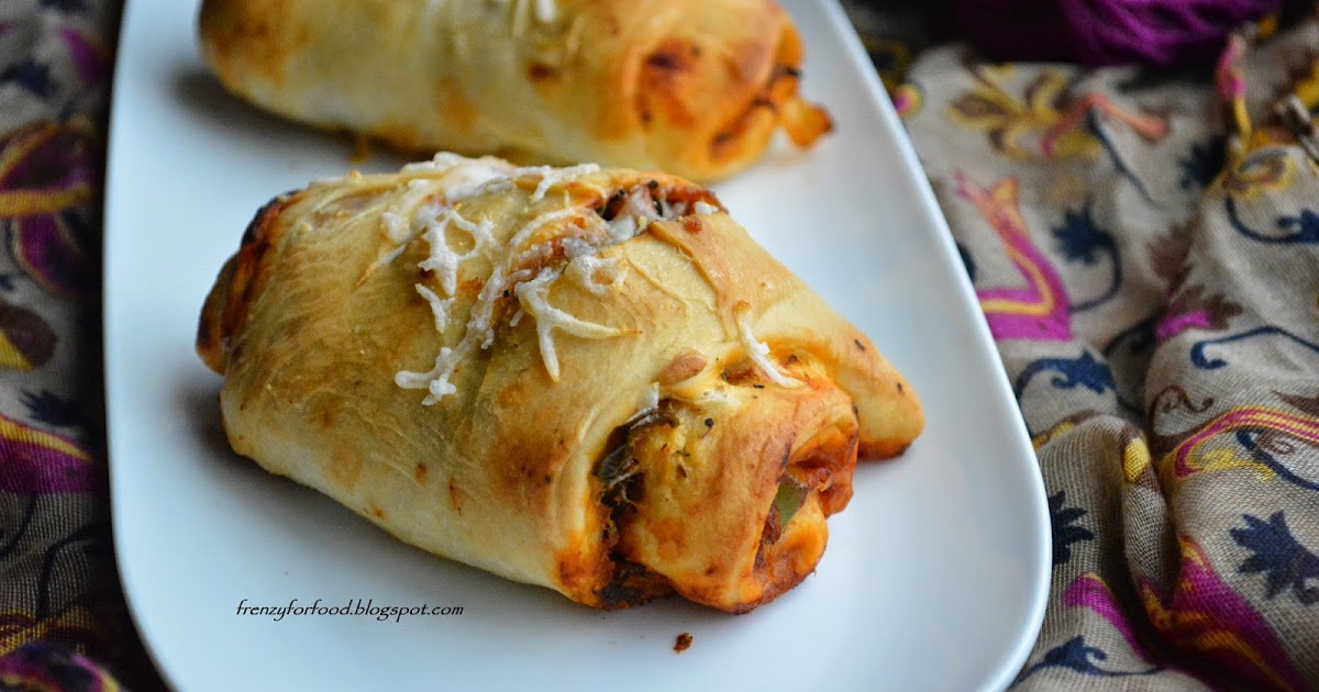 Food Frenzy....!!: Mini Strombolis!!