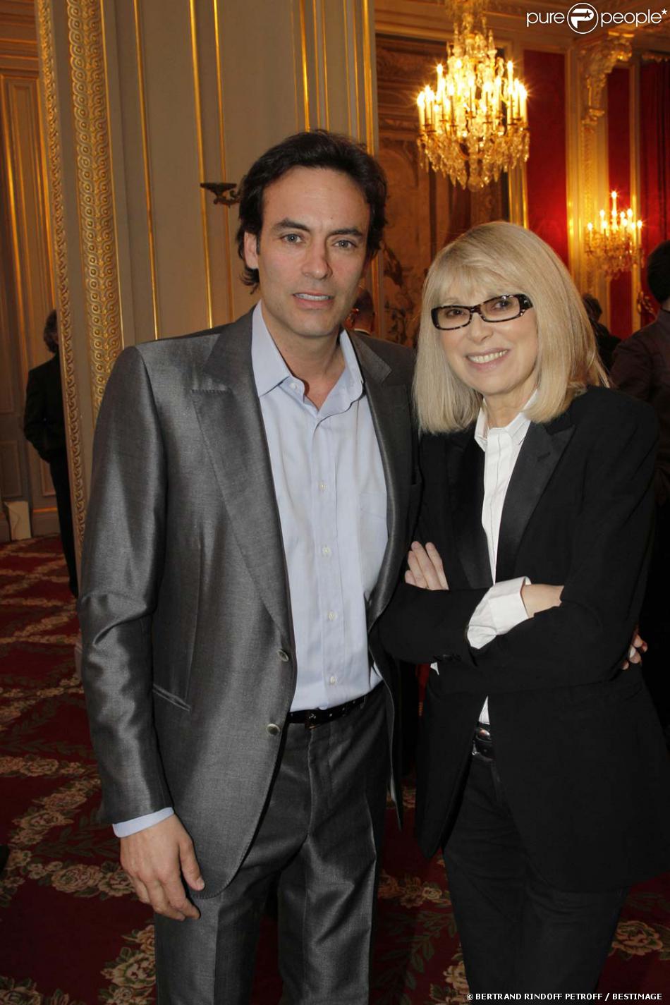 STAR PEOPLE CROWN: ALAIN DELON ,ANTHONY DELON WITH HER HIDDEN DAUGHTER ...