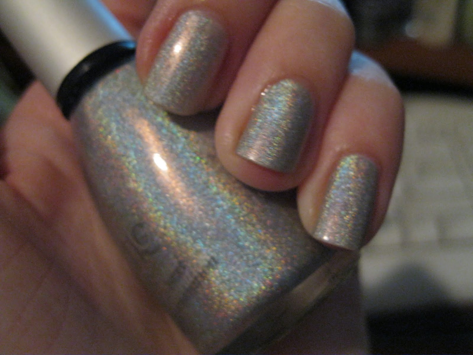 The Nail Polish Enthusiast: Magnetic Shimmering Silver