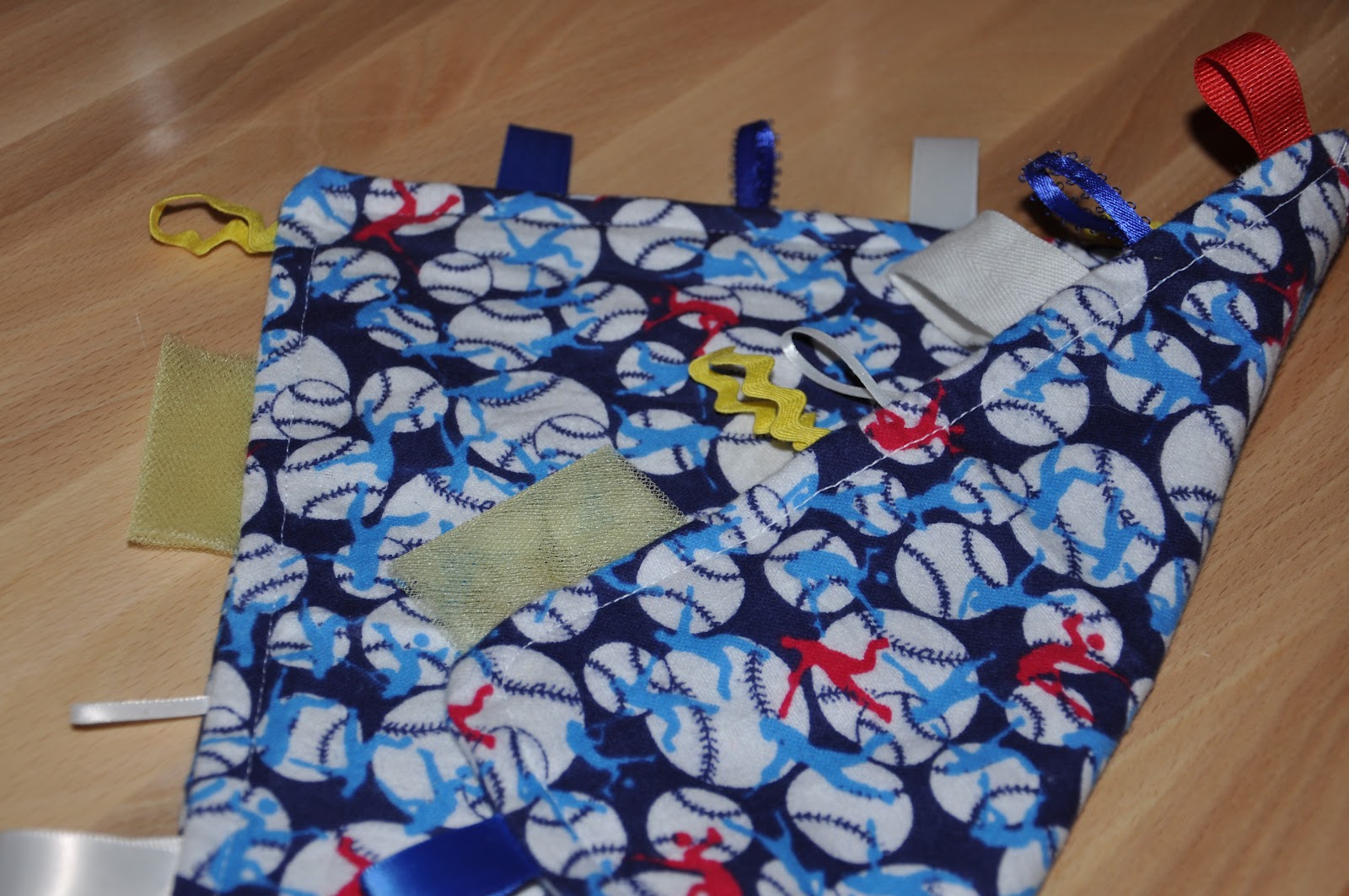 Yuen Yarn: DIY Taggie Blankets