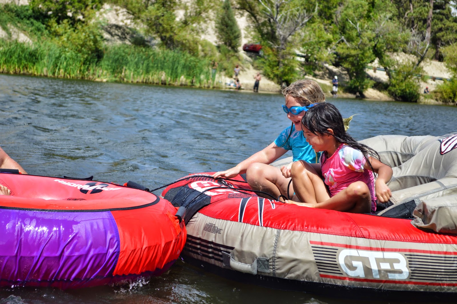 Miyu's Life: Lots of fun by the lake! 湖で楽しいこといっぱい！