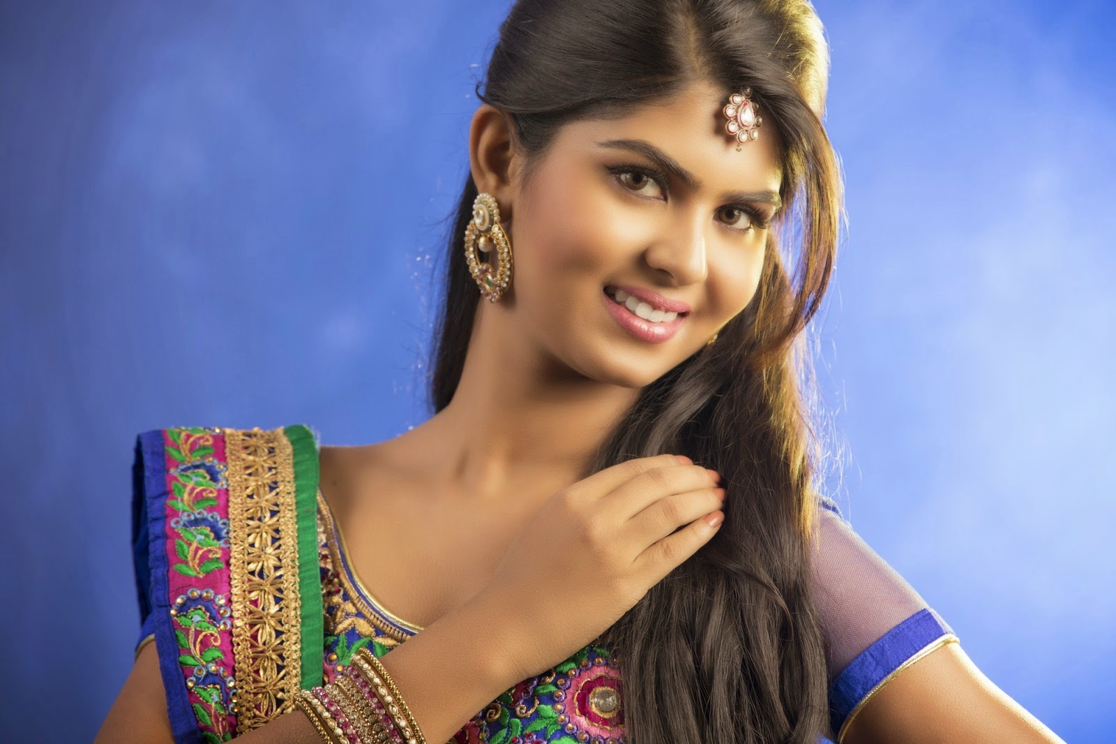 Actress Upasana Latest Sizzling Photos -Wallpapers celebritiewalls