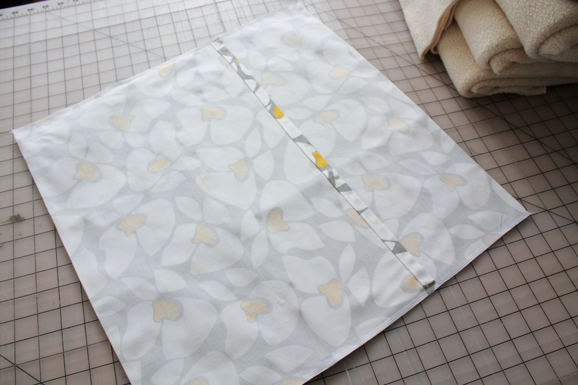 Tutorial: Easy Peasy Envelope Closure Throw Pillow Cover - Naturally ...