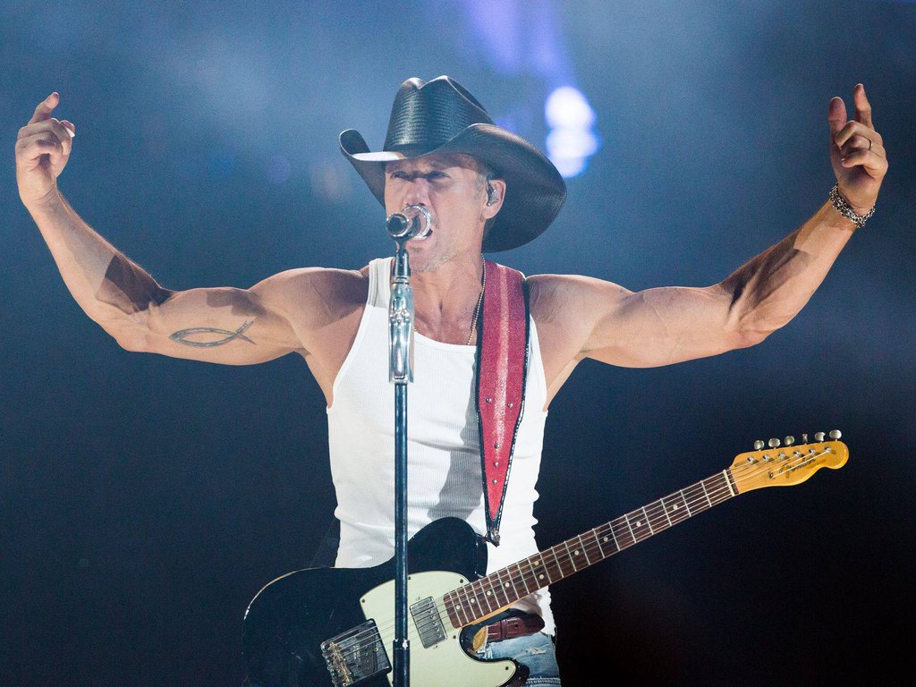 Hump Day Hunk: Tim McGraw & His Biceps
