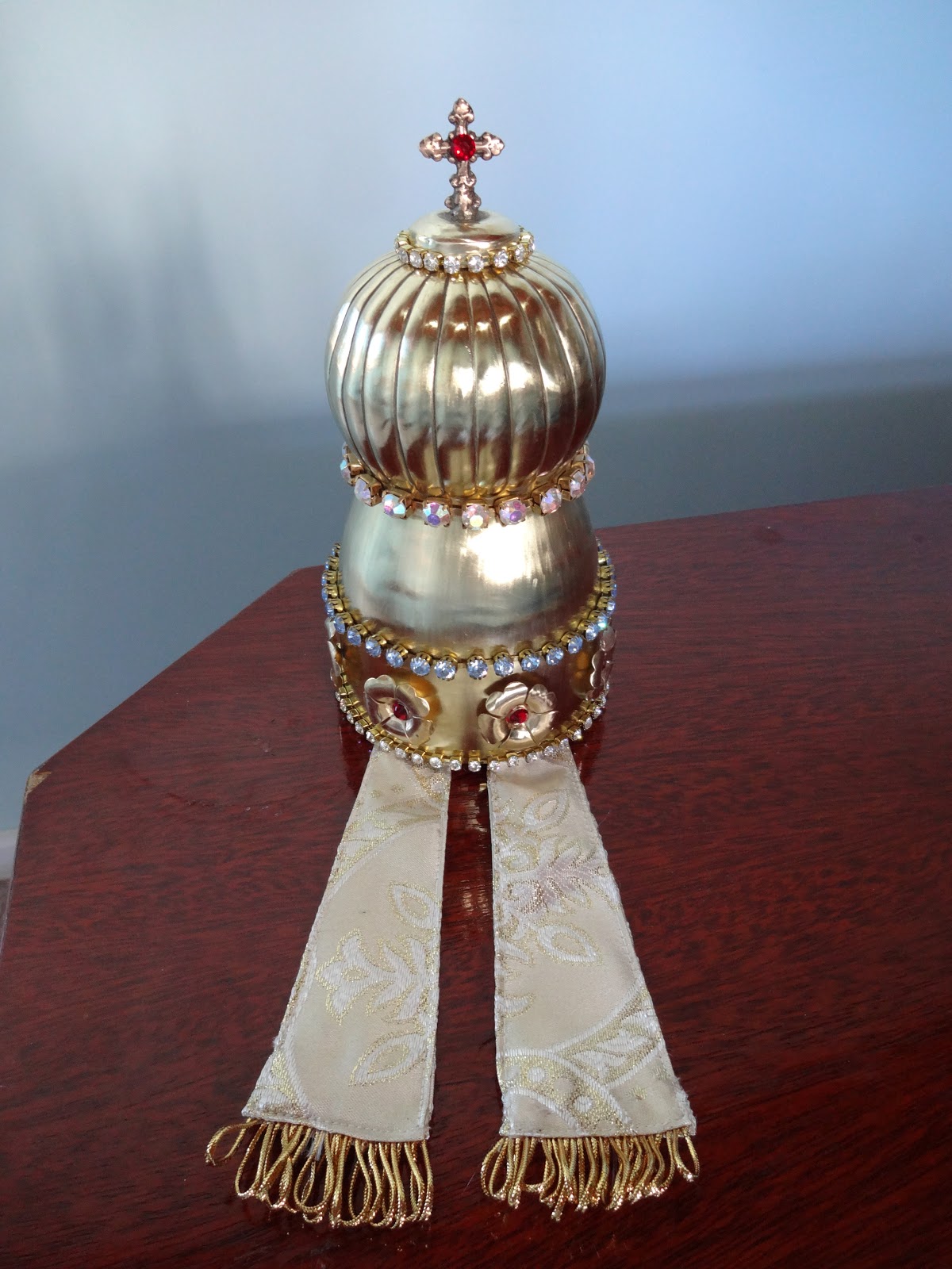 Barrete Preto : Breve história da Tiara Papal e restauração da tiara do ...