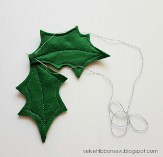 Christmas Crafts #2 : Holly Leaves And Berries