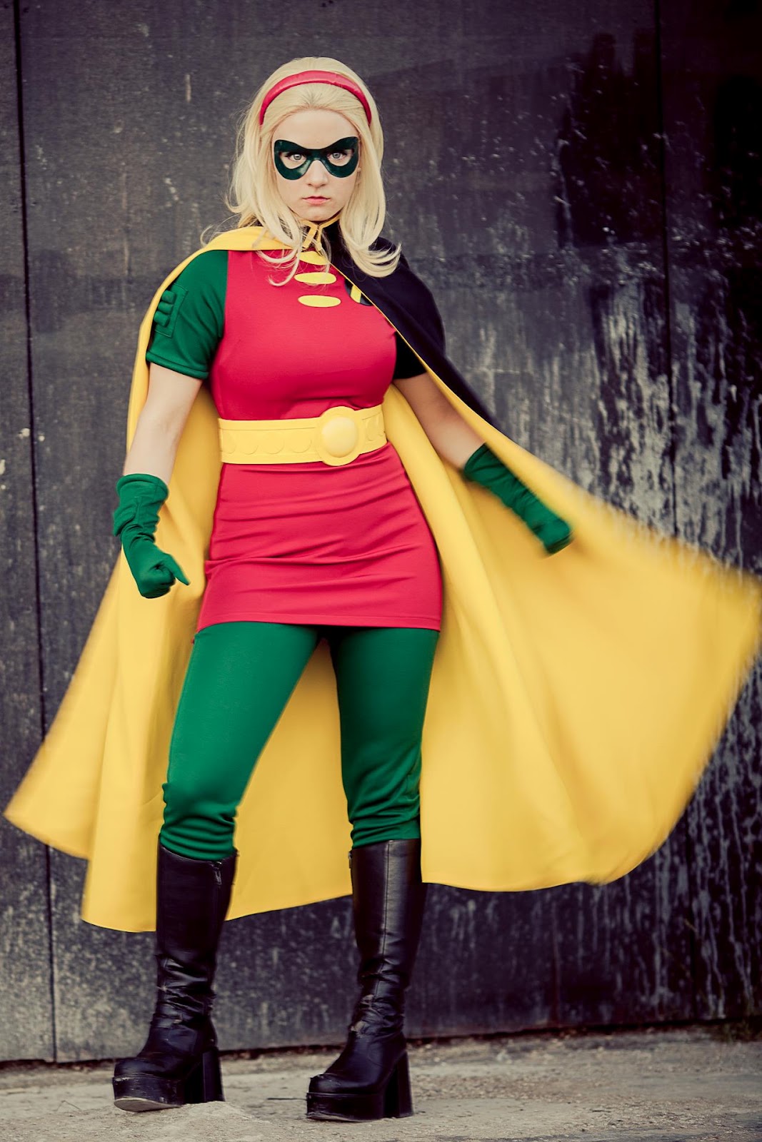 Geek Group Network: [Cosplay] Lady Robin (Stephanie Brown)
