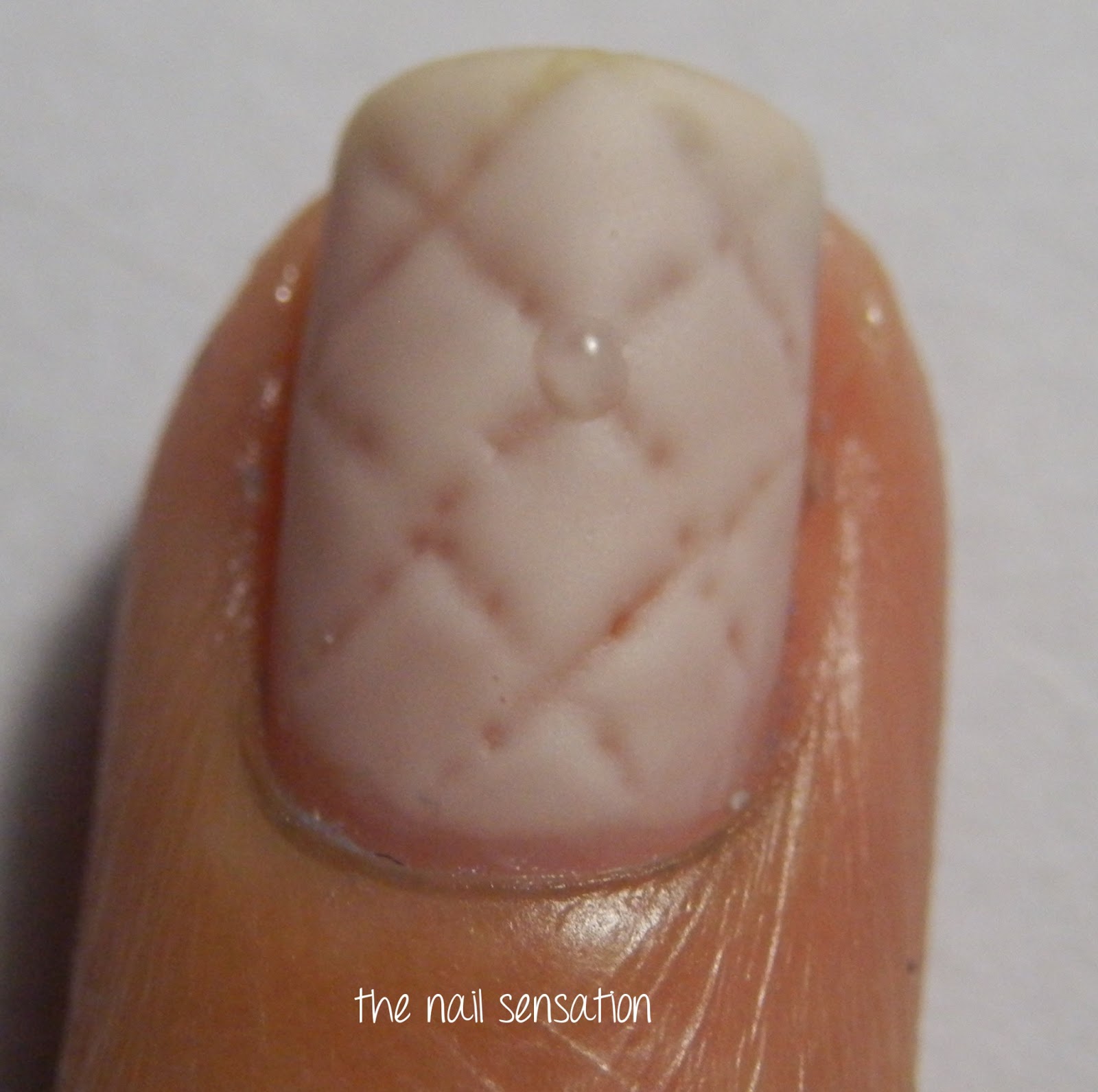 The nail sensation: Tutorial: Quilted nails