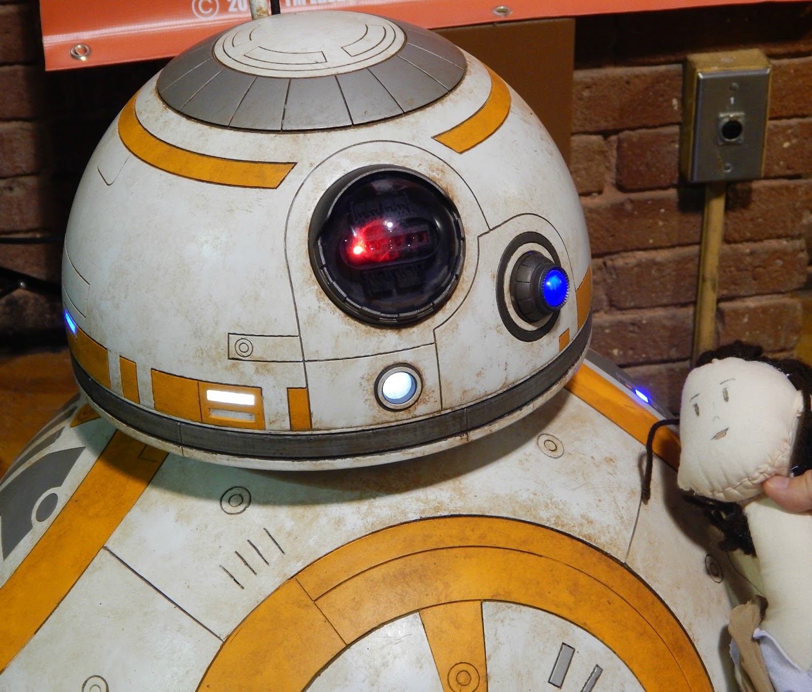 Rey, Kylo, and Hux (and I) go to Comic Con