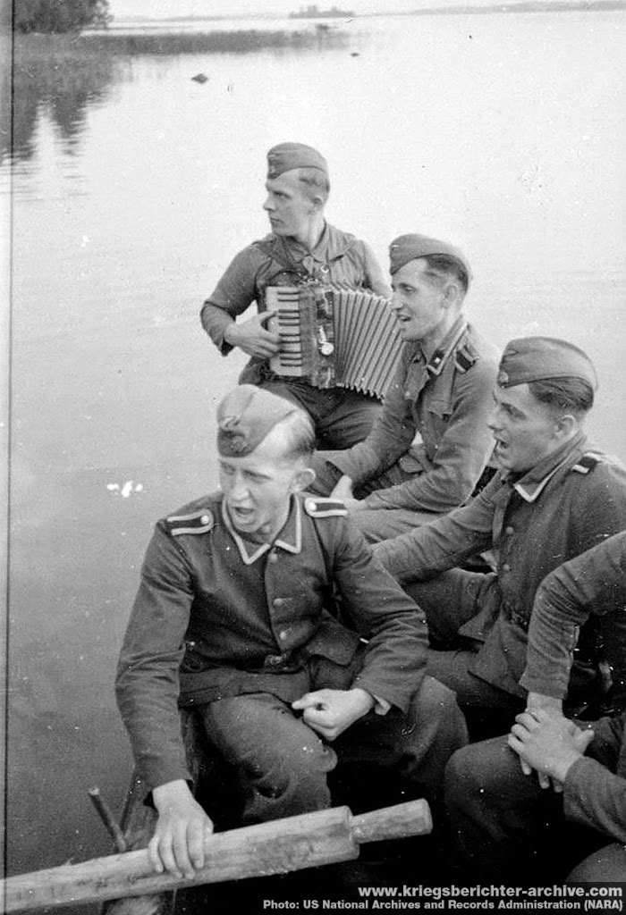 NAZI JERMAN: Koleksi Foto Karya SS-Kriegsberichter Anton August Ahrens