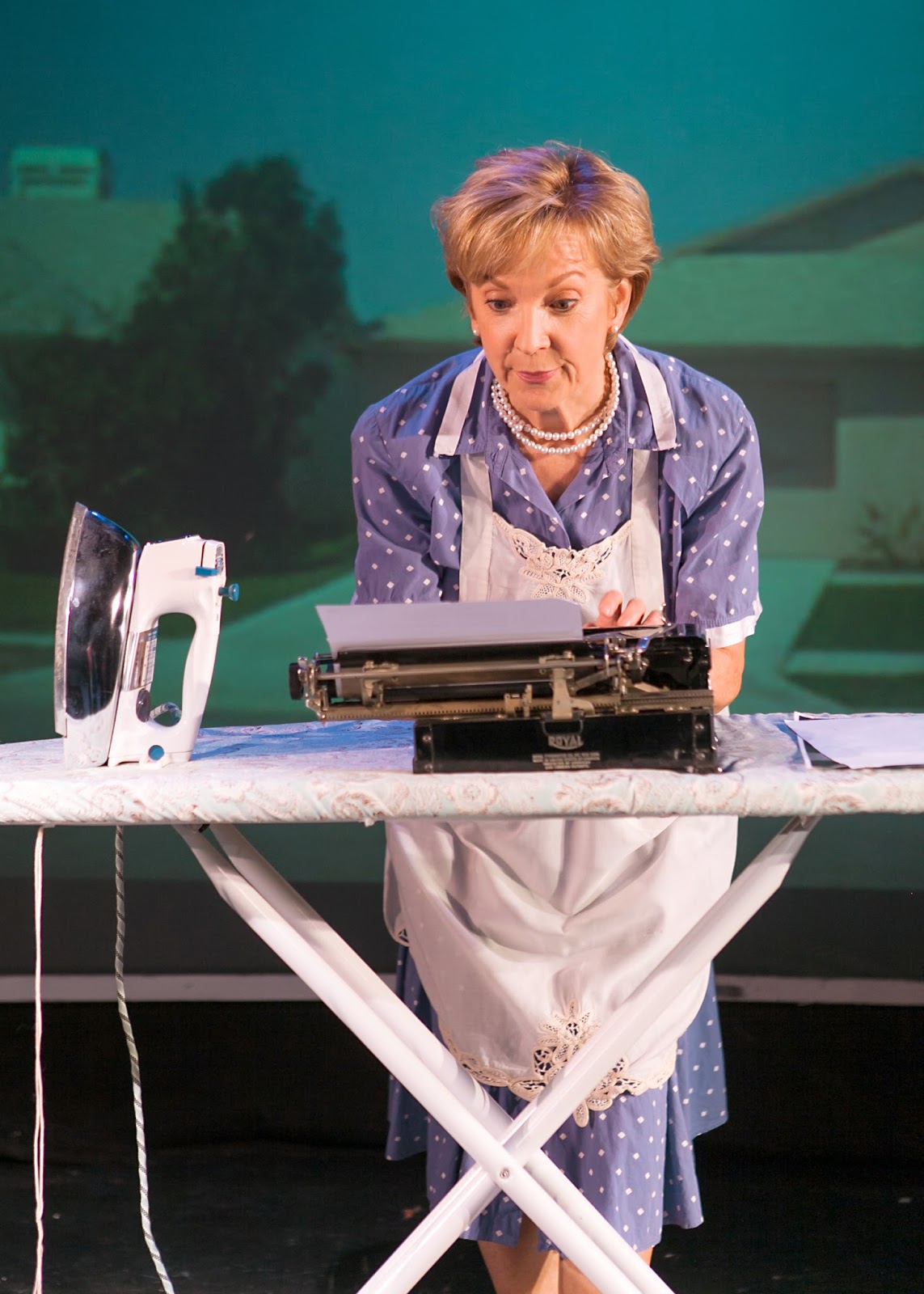 PHX Stages: review - ERMA BOMBECK: AT WIT'S END - Fountain Hills Theater