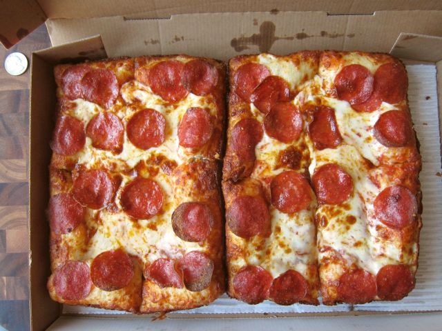 Review: Little Caesars - Stuffed Crust Deep Deep Dish Pizza