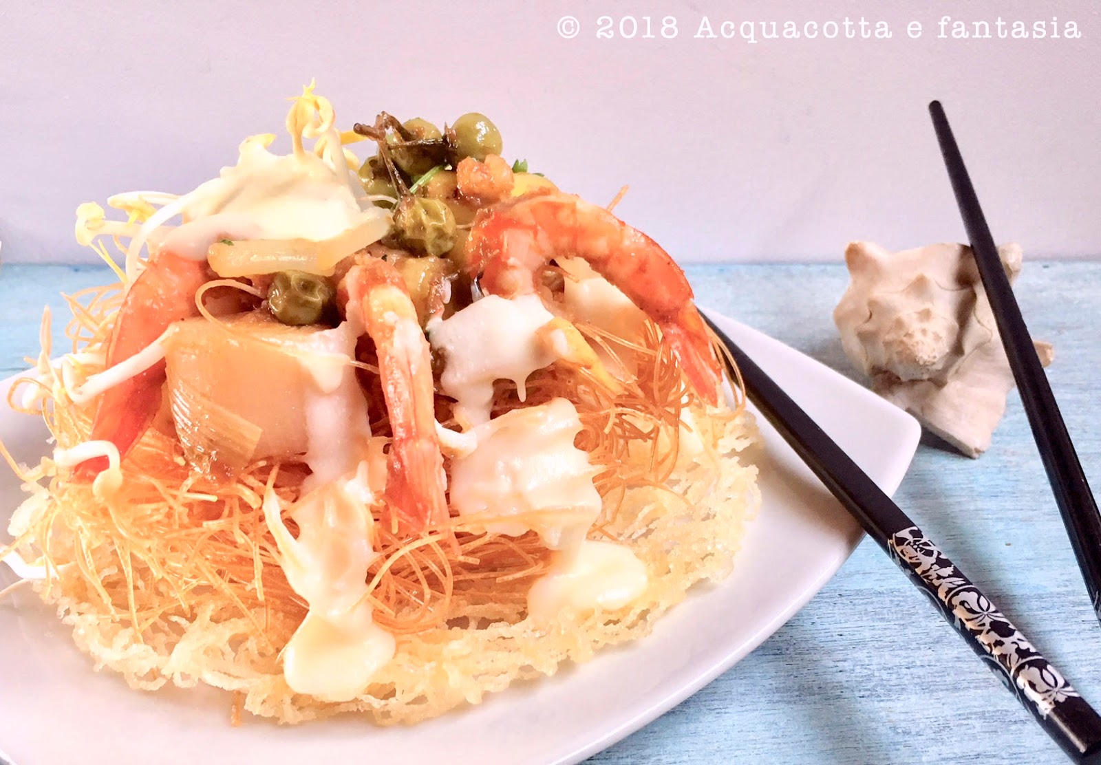 Menu fusion orientale. Thai mee krob e pere ya al vapore