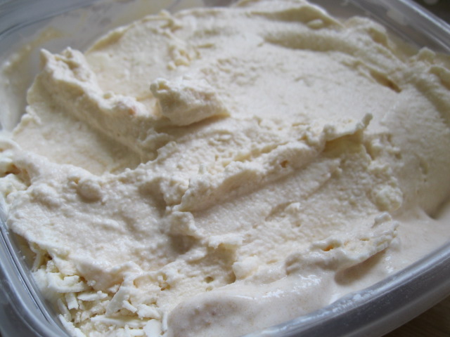 Daily happiness: Kem Sa-Pô-Chê -- Sapodilla ice cream