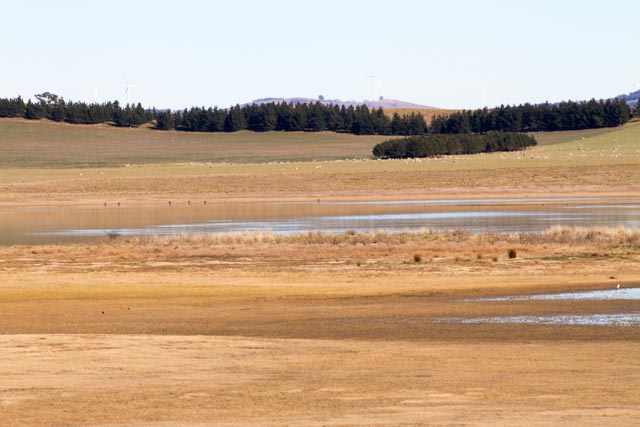 Landlocked Lake Basin Falls, New South Wales Lake George, Lake Bathurst ...