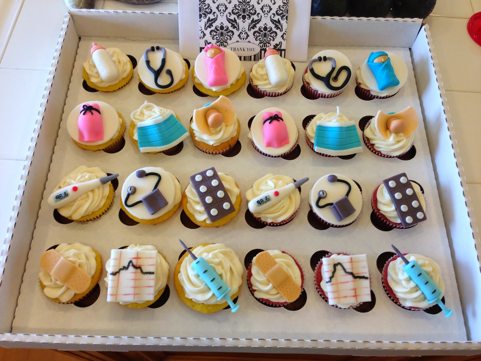 Kaylynn Cakes: Thank You Cupcakes