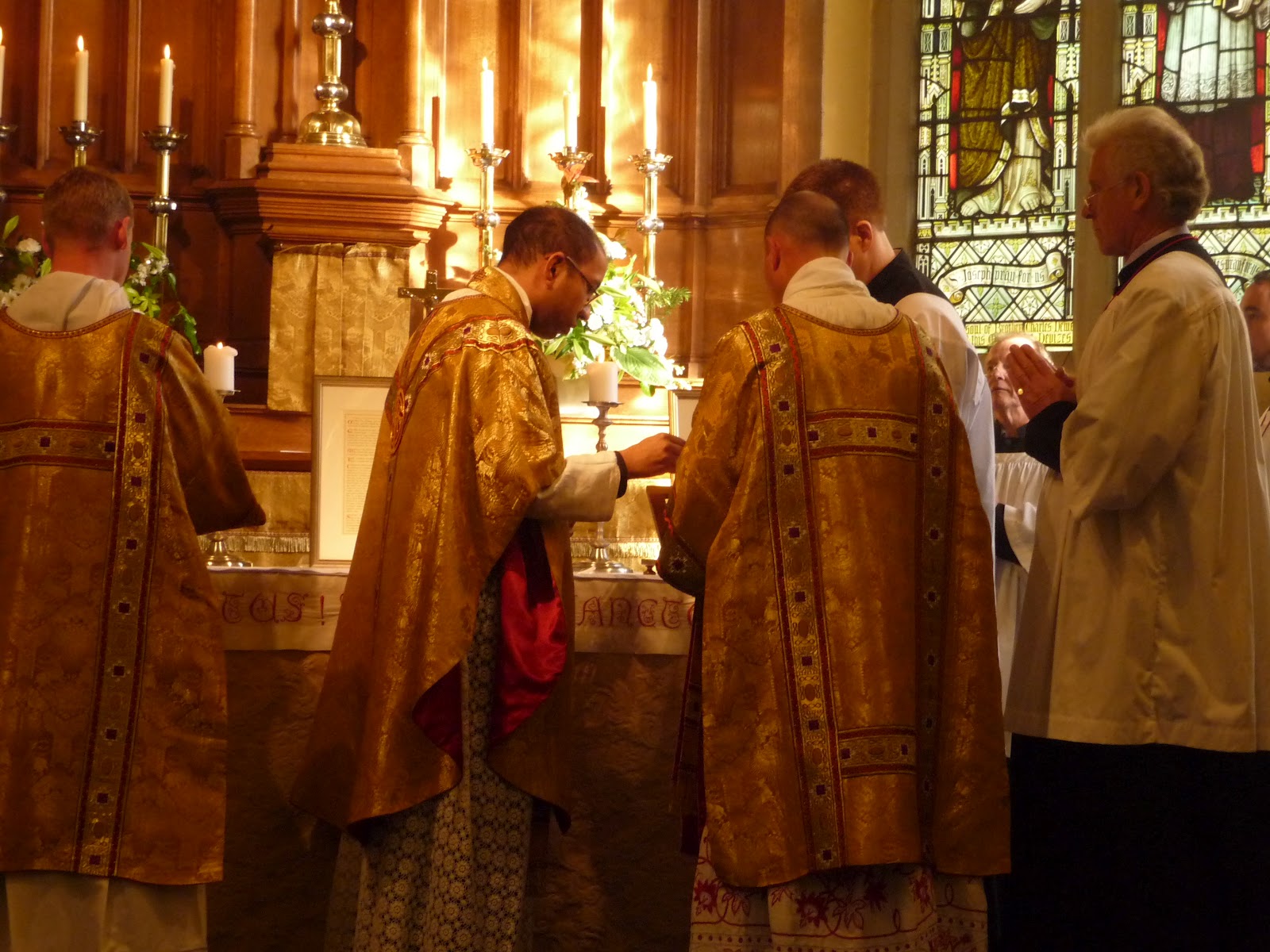 CATHOLICVS: Santa Misa tradicional por la solemnidad del Sagrado ...