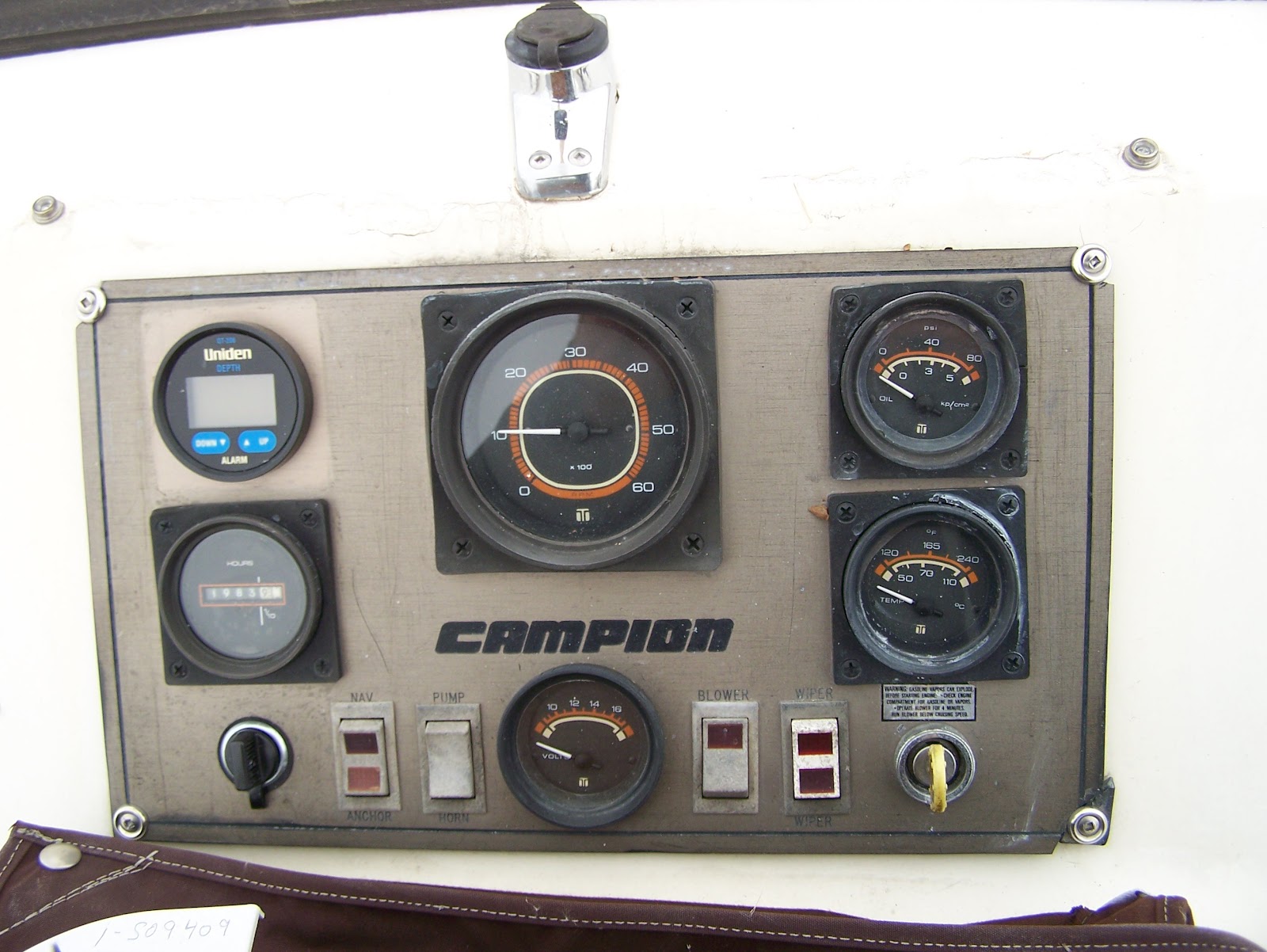 JoyRide82: Campion Adventurer - 30 ft Sedan Trawler with Flybridge