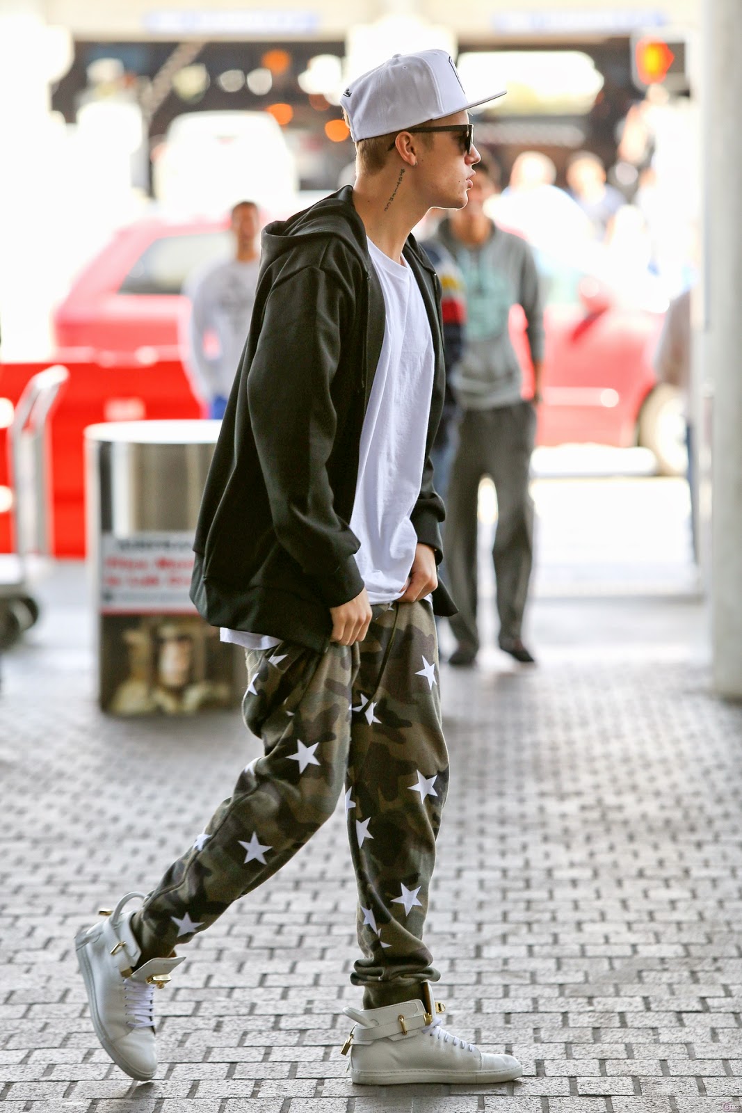JUSTIN BIEBER ON THE STREET | GWS' say