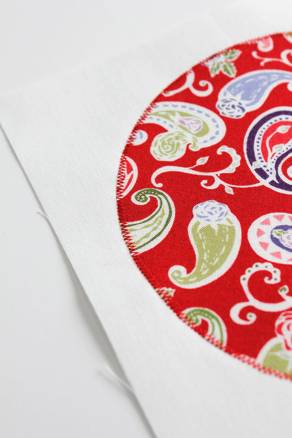 A Bright Corner: Simple Circles Quilt + Coming Up Roses Blog Tour