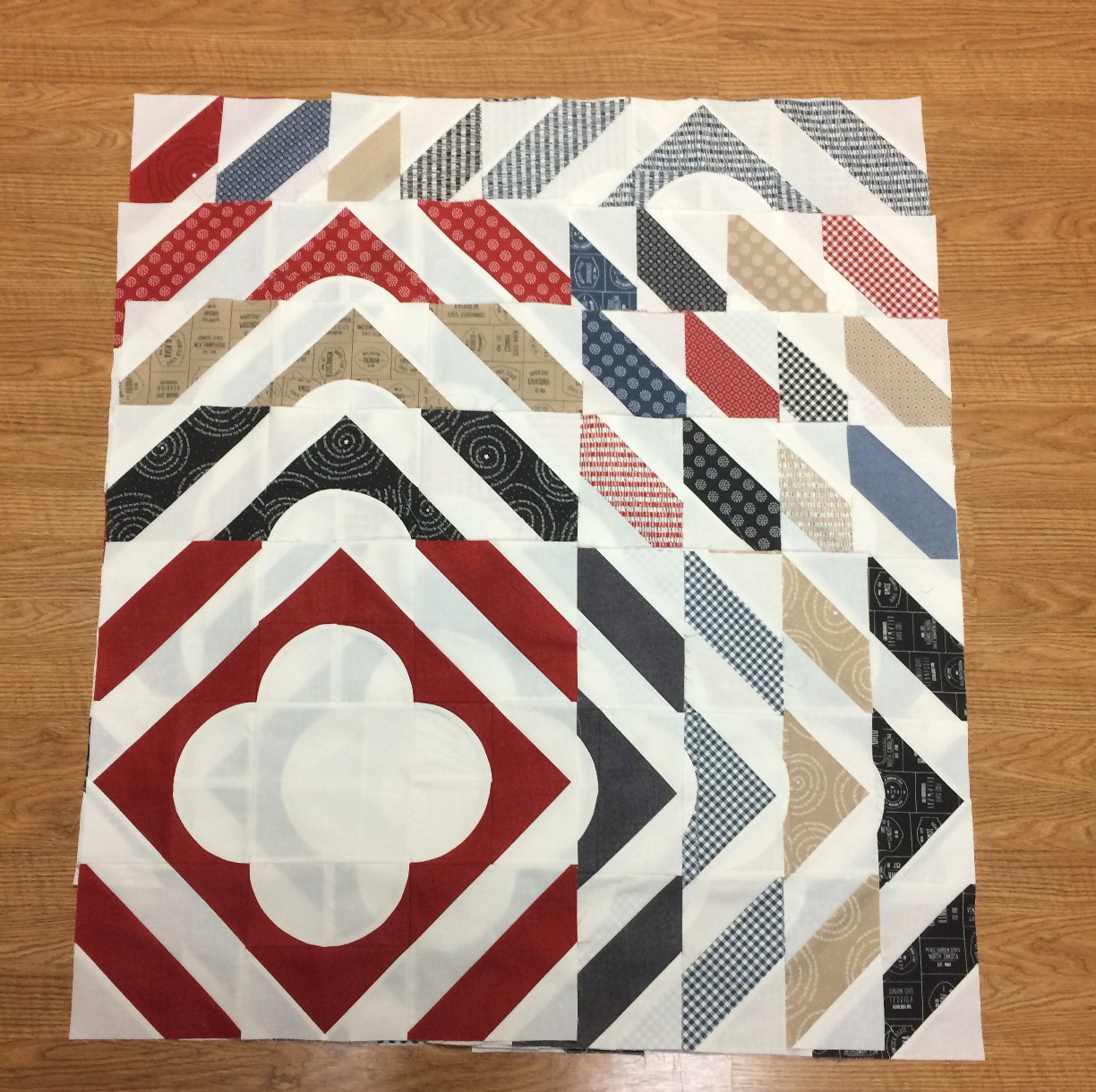 Happy Quilting: Roundabout Quilt Along - Piecing Top and Grand Prize ...